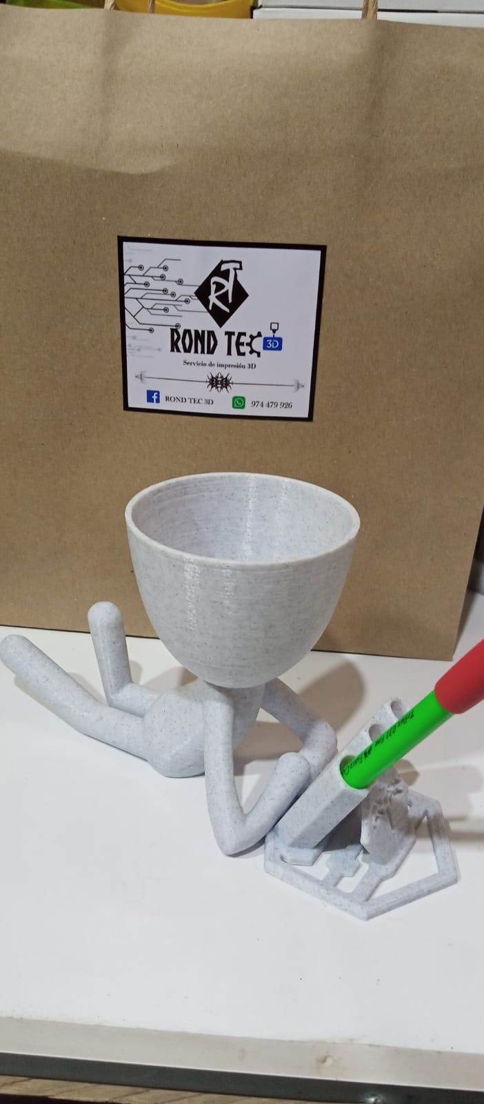 STL file robert made with holder・3D printable design to download・Cults