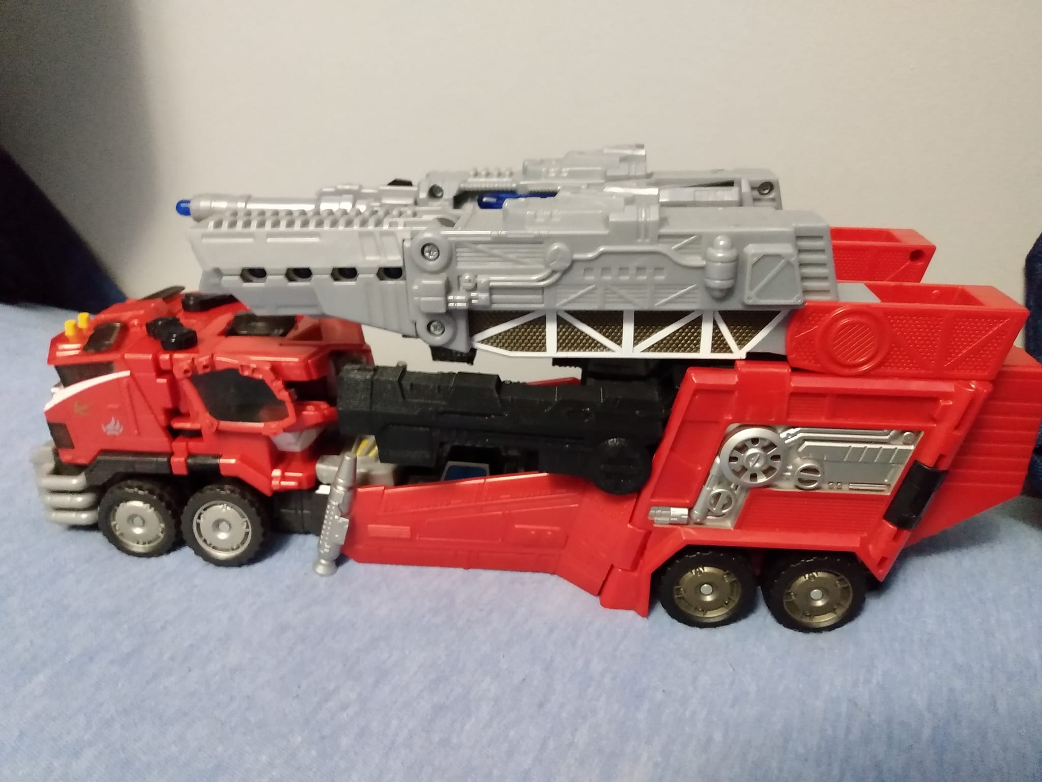 Transformers Cybertron Optimus Prime Super Mode