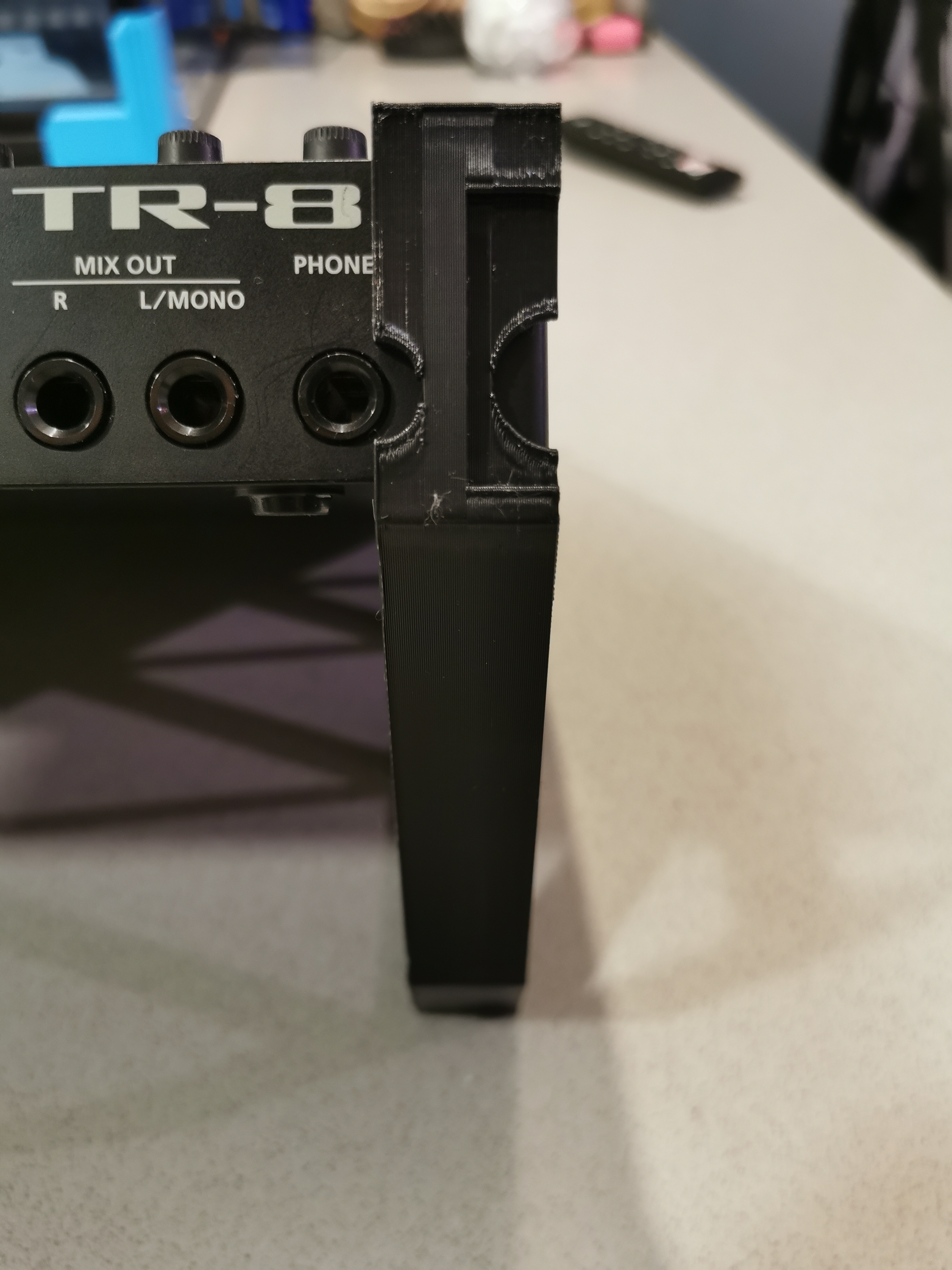 Archivo STL Stand Roland TR8S・Plan para descargar y imprimir en 3D・Cults