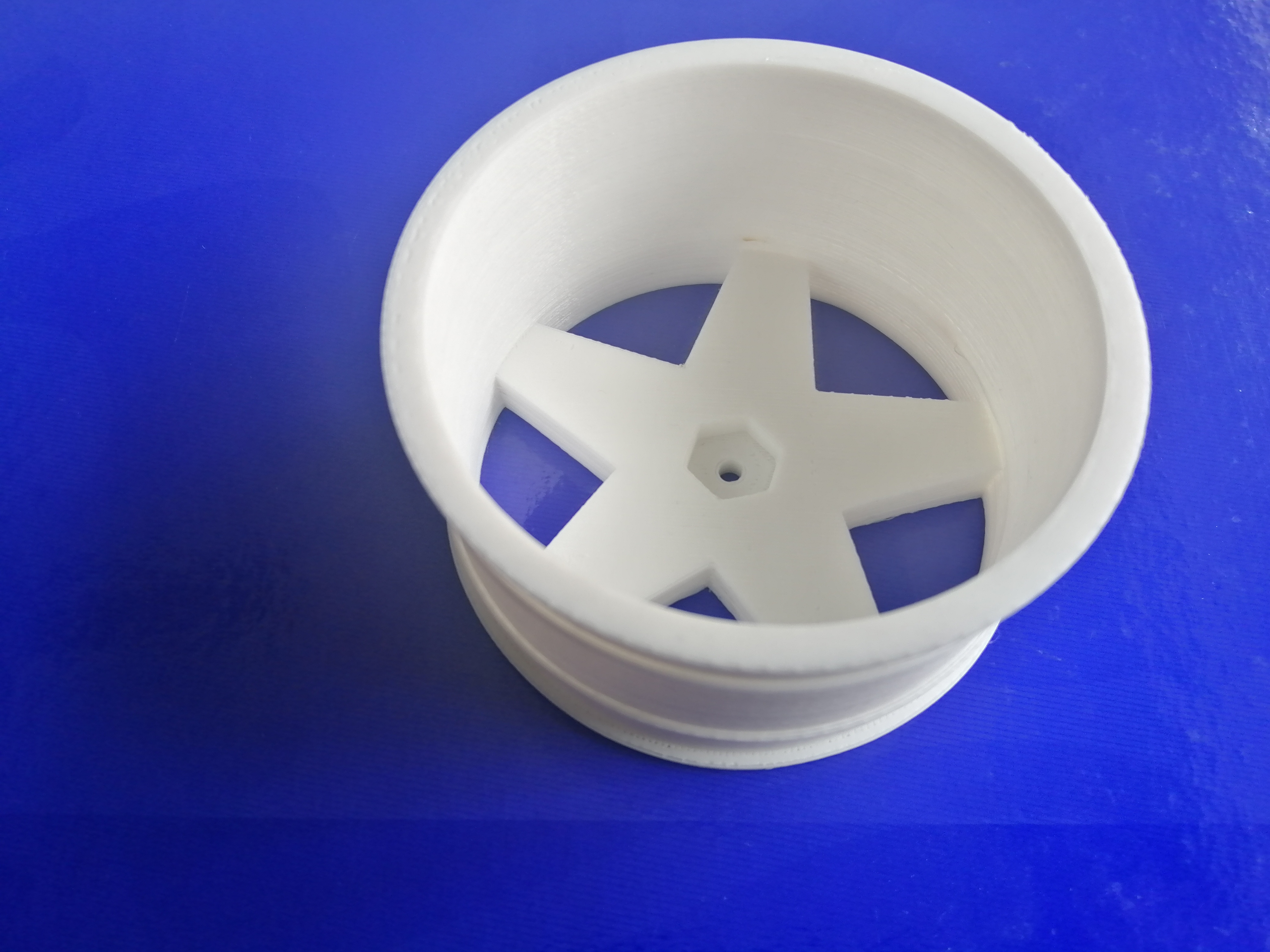 STL file 5-spoke racing wheel.・Model to download and 3D print・Cults