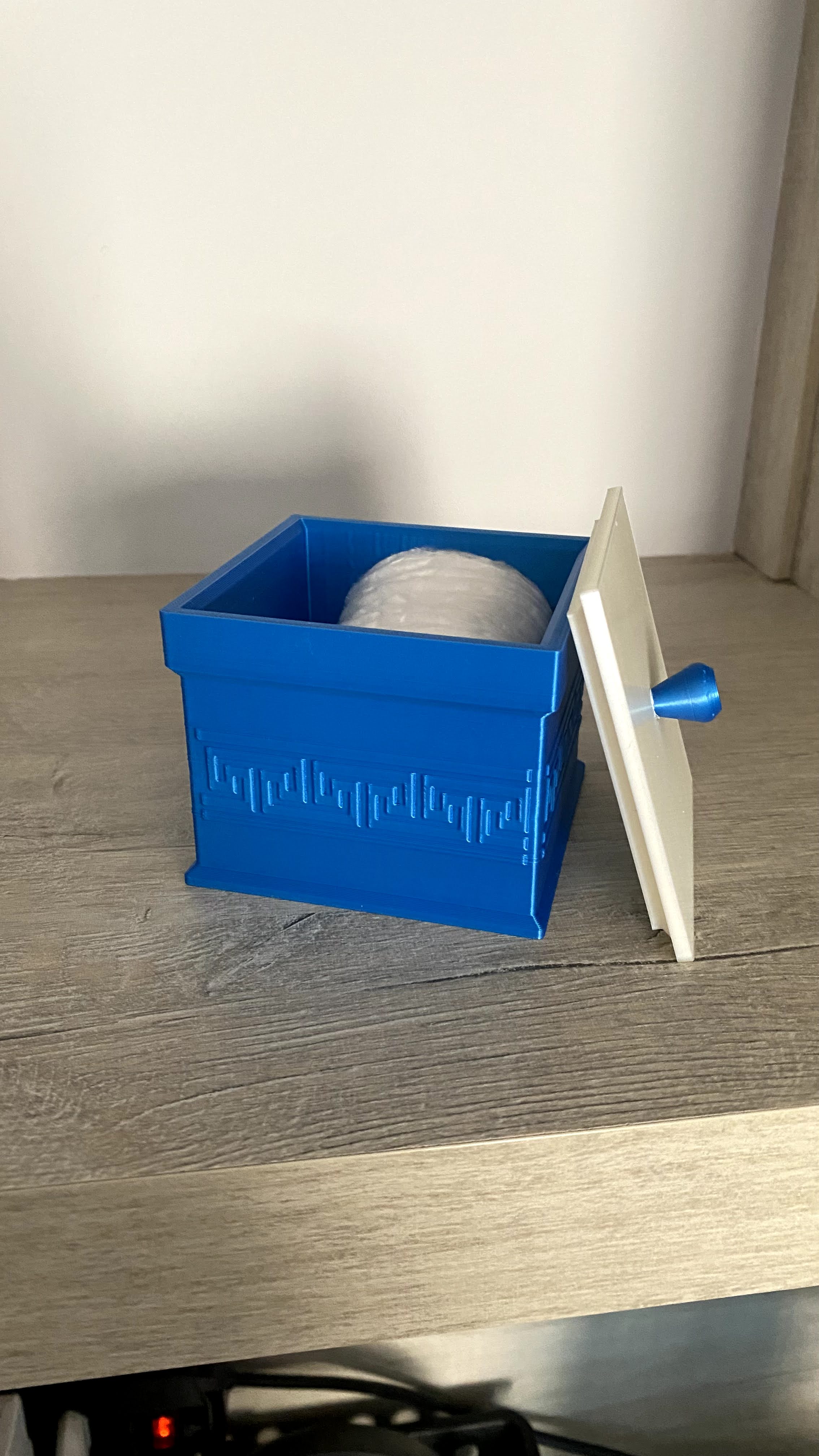 Free STL file Handle Box M1 📦・Model to download and 3D print・Cults