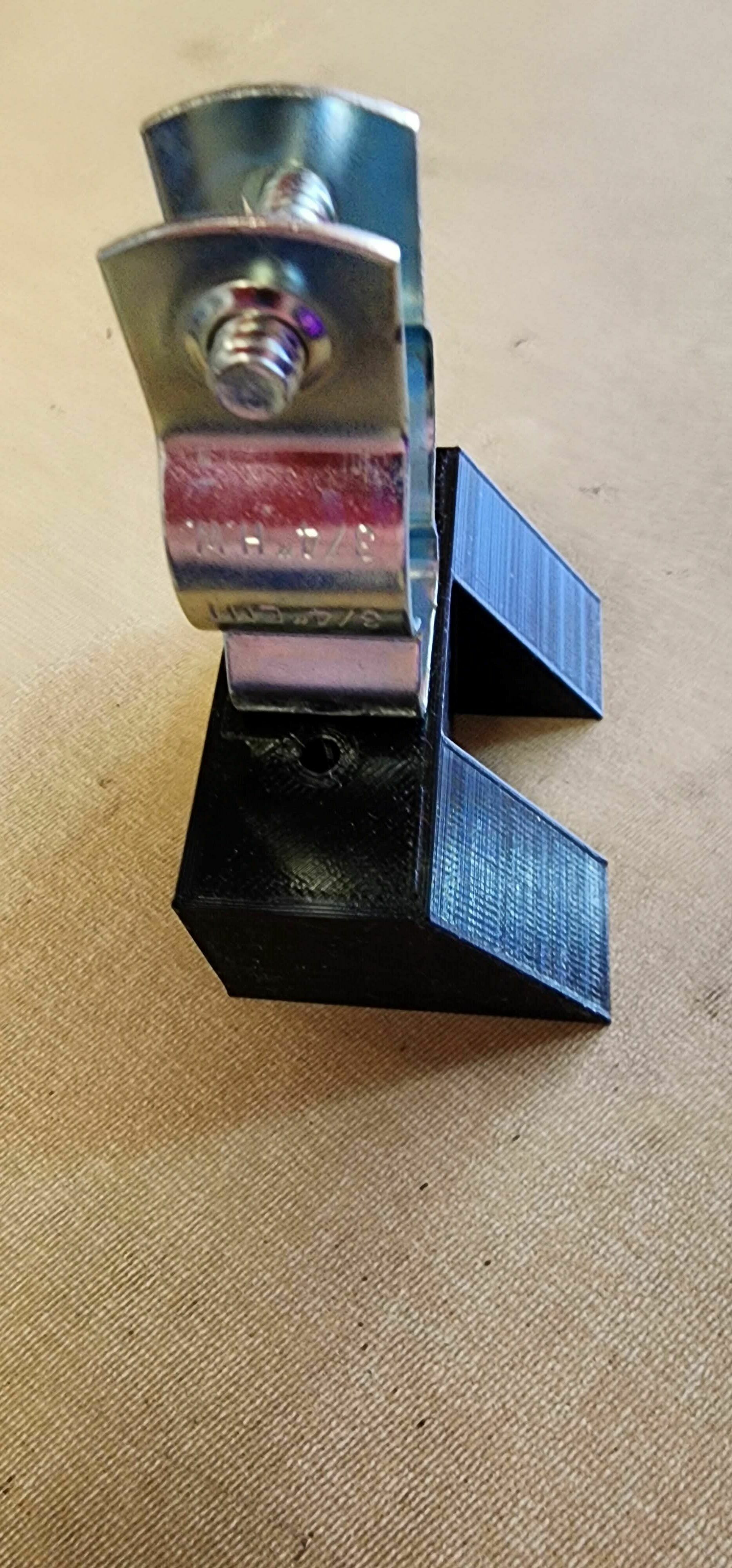 Free 3D file Showstopper Spinner prop hanging mount 🎄・3D printable ...