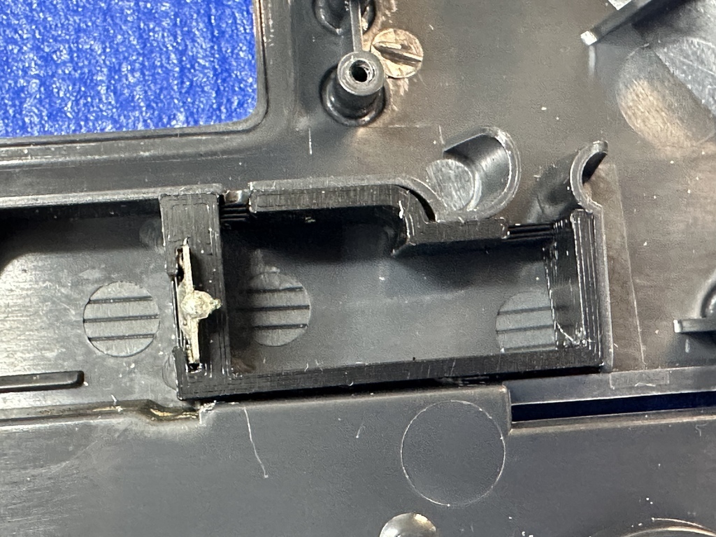 Free 3D file Alphasmart Neo 2 Battery Support Positive Terminal・3D ...