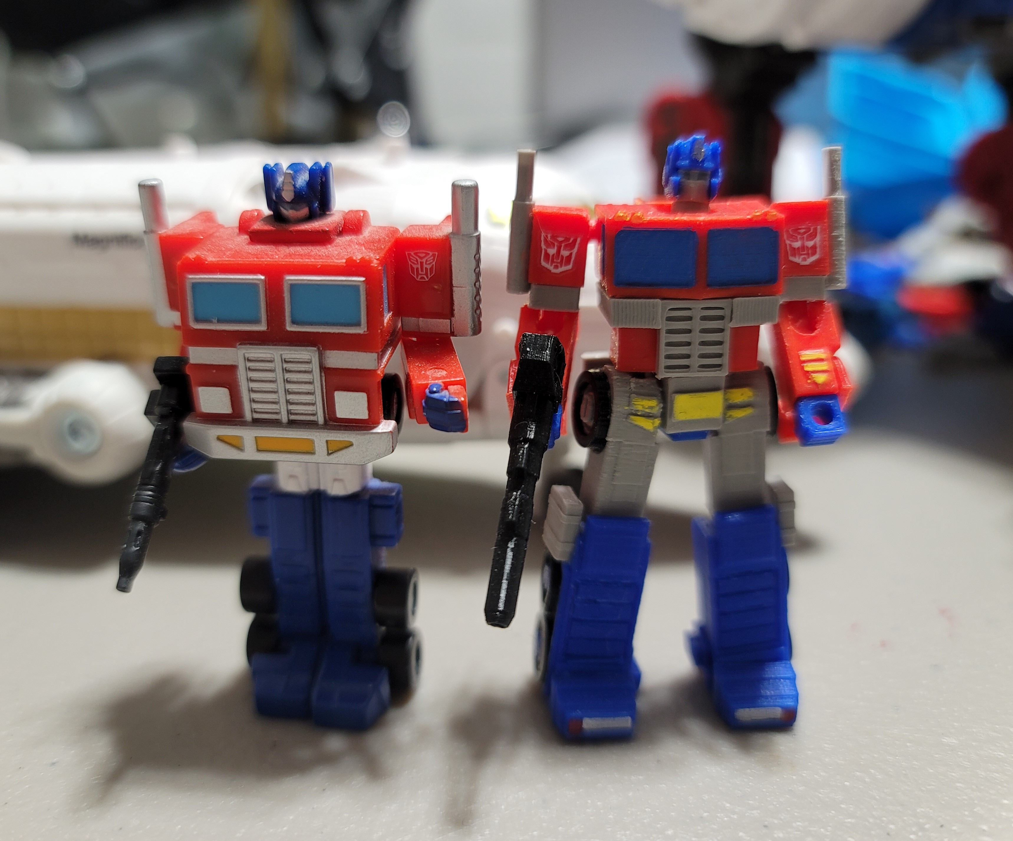 3D file MicroMaster scaled Optimus 🤖・3D printer model to download・Cults