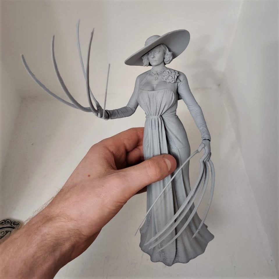Fichier 3D Dame Dimitrescu avec des griffes・Objet pour imprimante 3D à ...