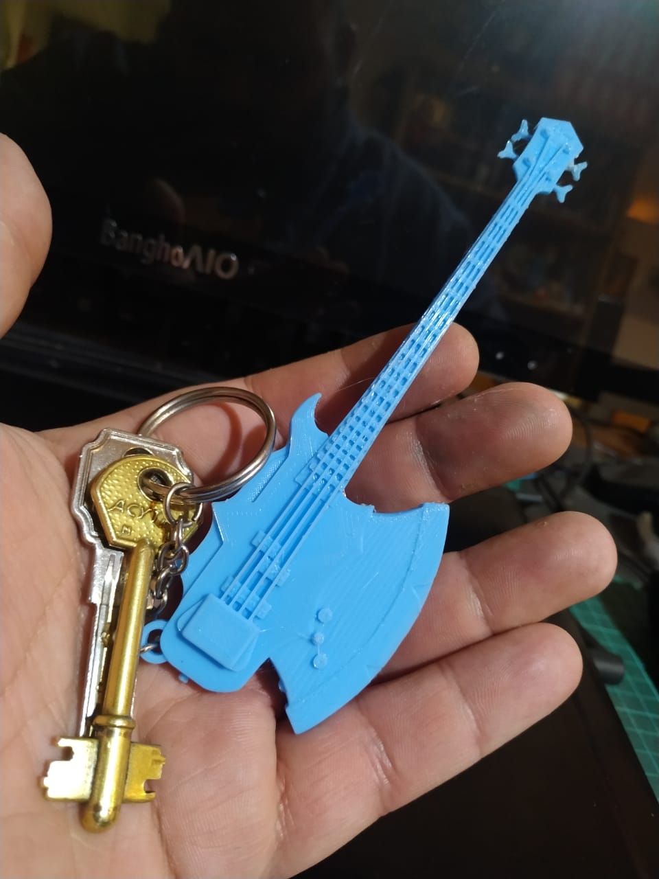 Free STL file Gene Simmons Axe Bass Keychain 🪓・3D printing template to ...