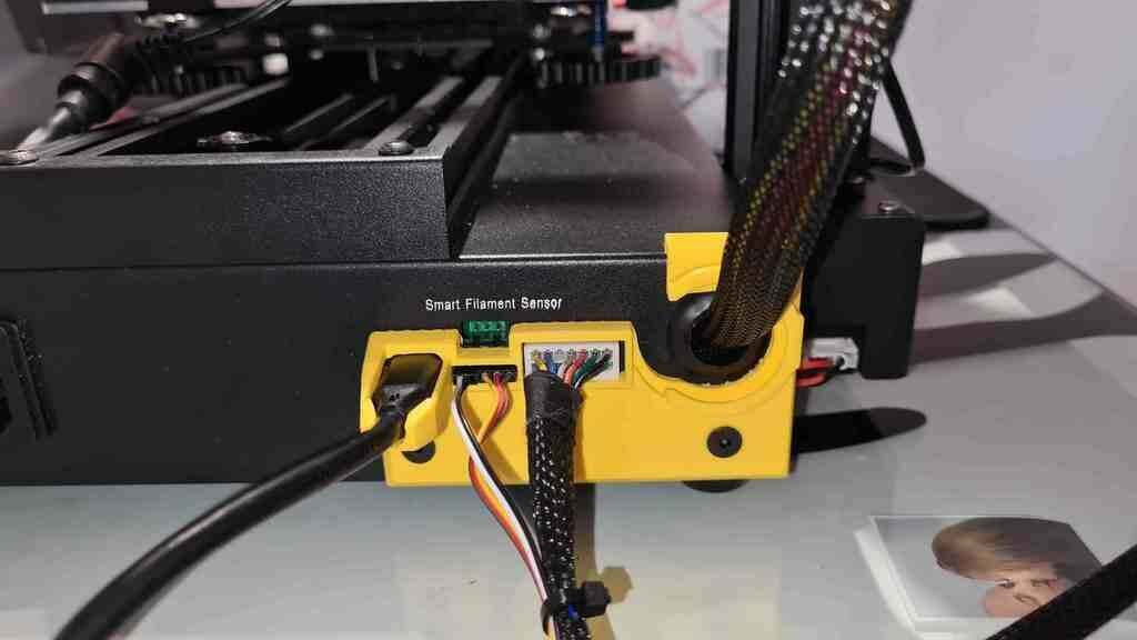 STL file Biqu B1 Rear cable Bracket for USBc.・3D printer model to ...