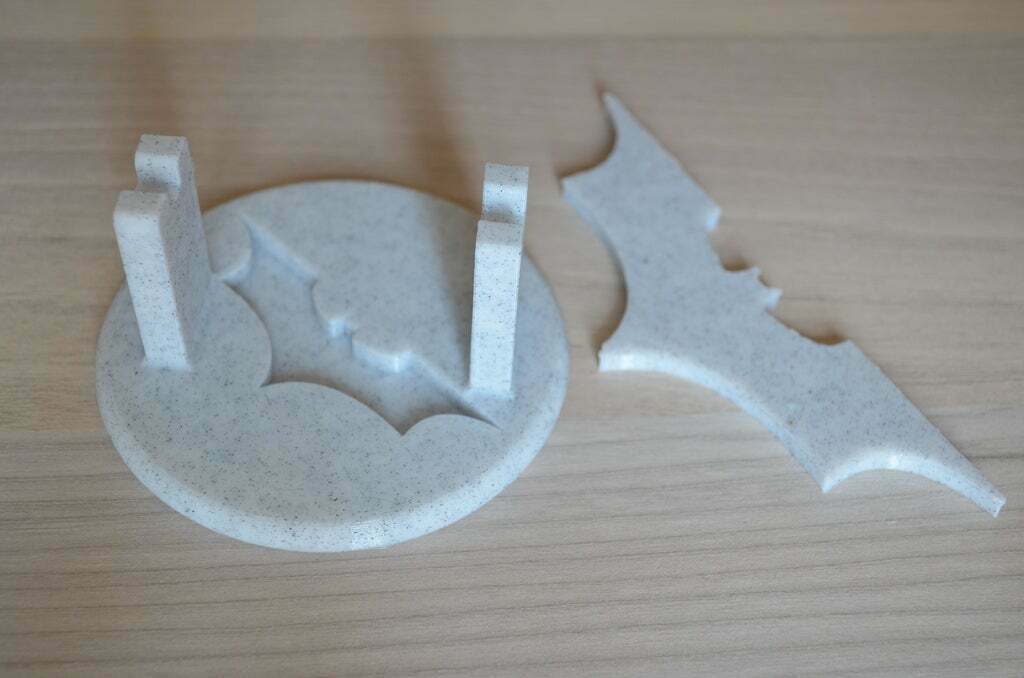 Free STL file Batarang with stand・Template to download and 3D print・Cults