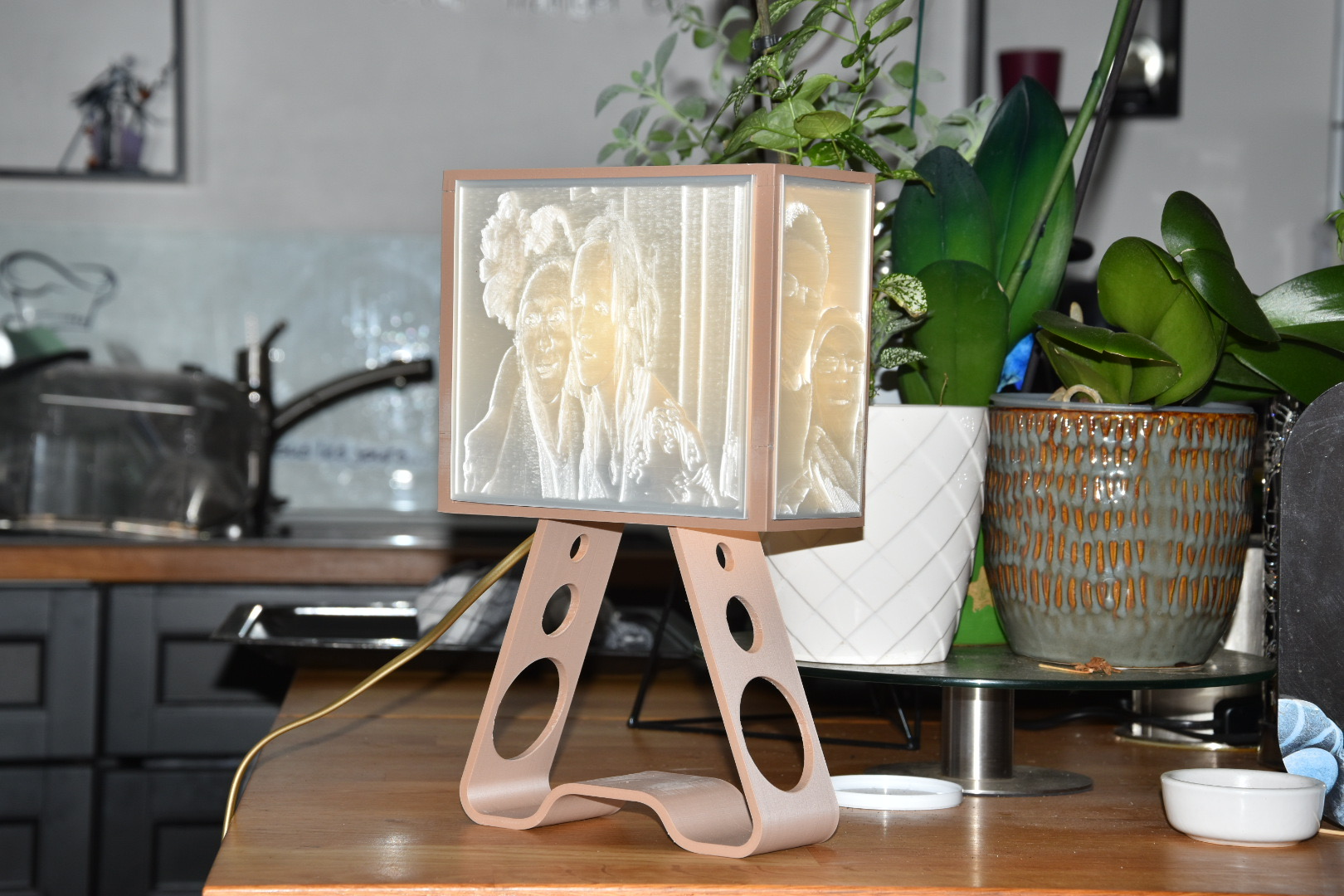 STL file Lithophane lamp (stand and litho support)・3D printing idea to ...