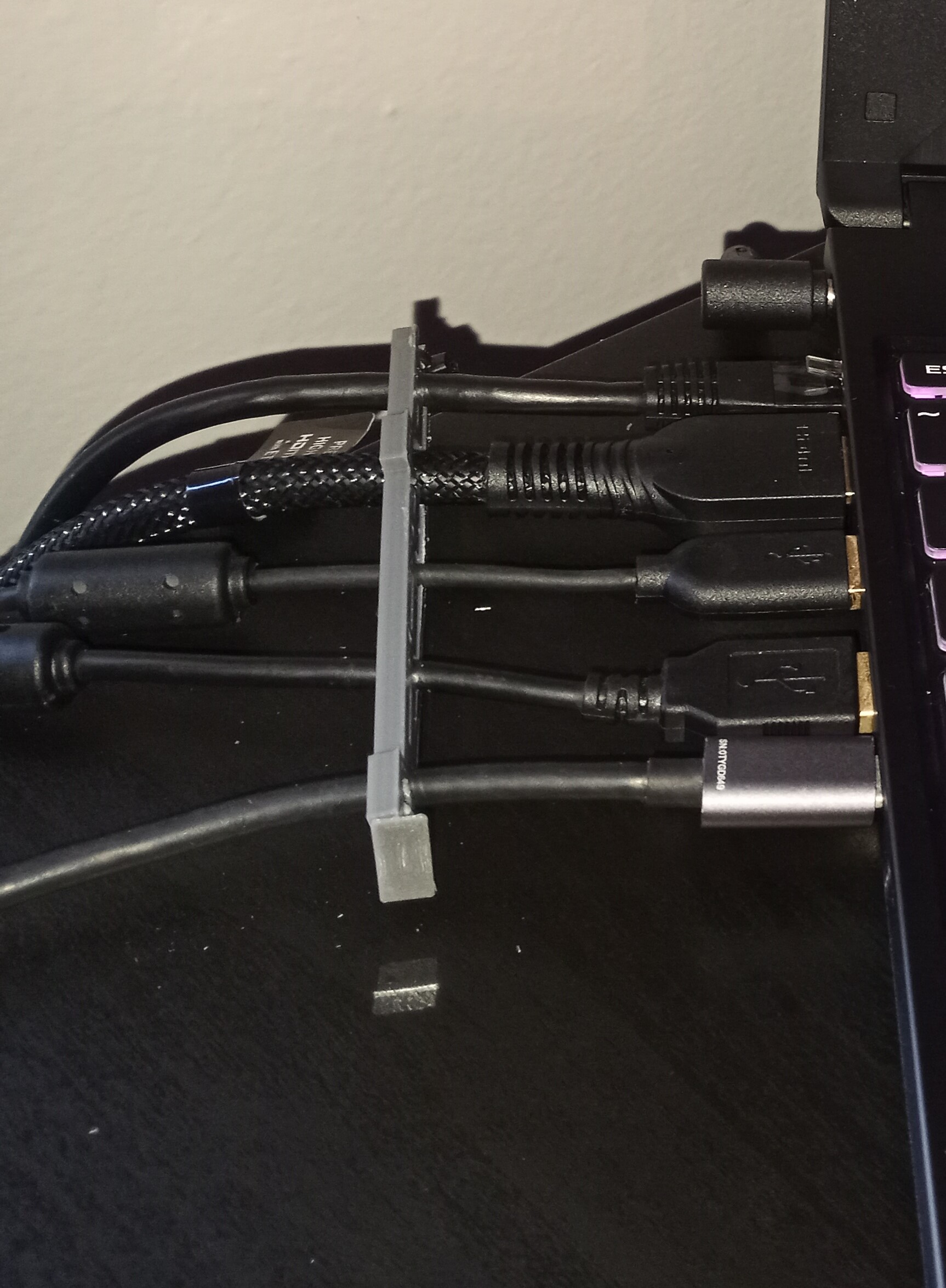 STL file Cable Clips・3D printable model to download・Cults