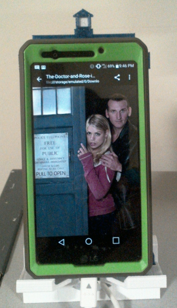 Free 3D file Dr. Who TARDIS phone/tablet stand・Object to download and ...