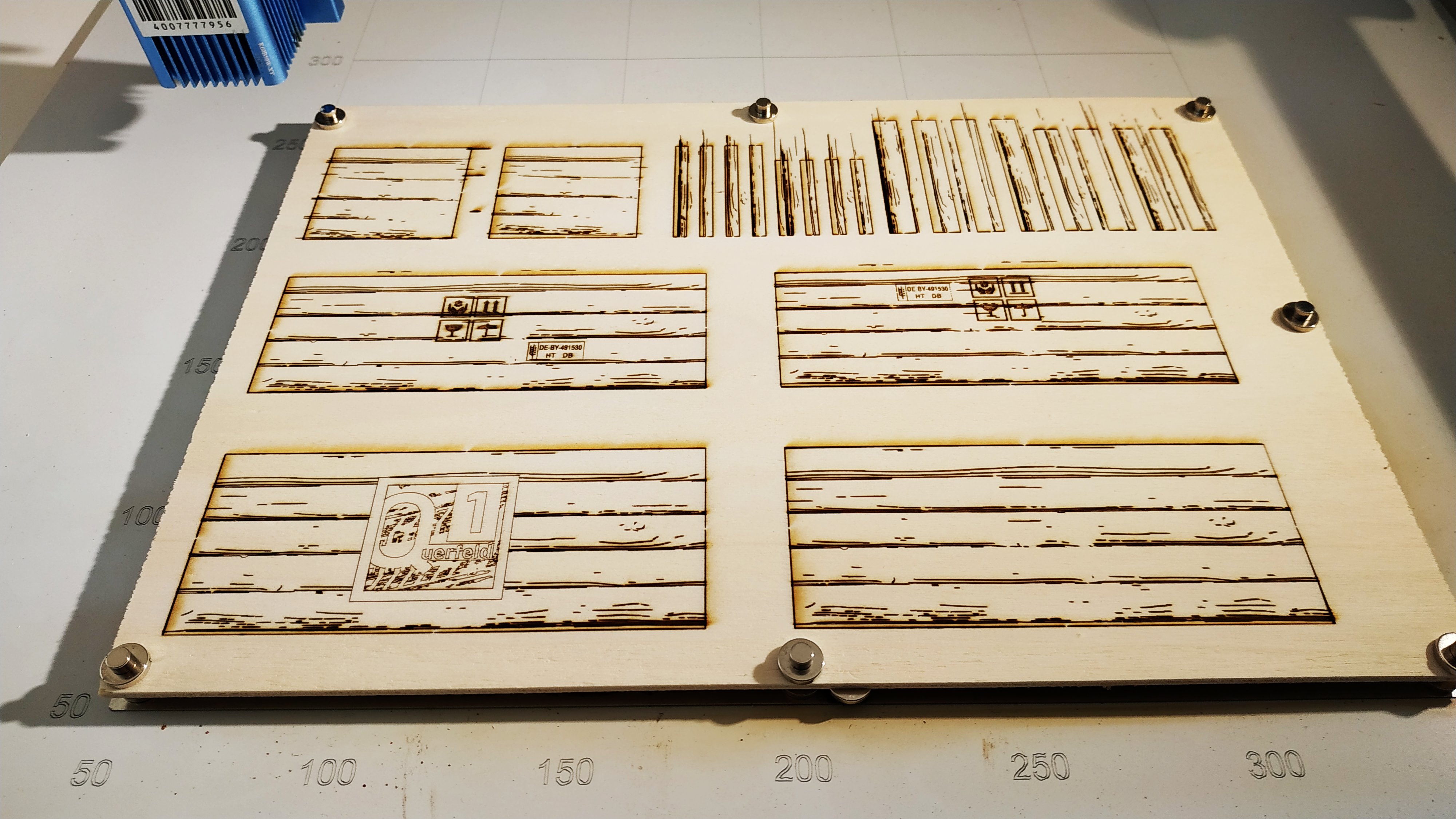DXF file Wooden transport box scale 1/10 Laser cut Crawler Diorama・3D ...