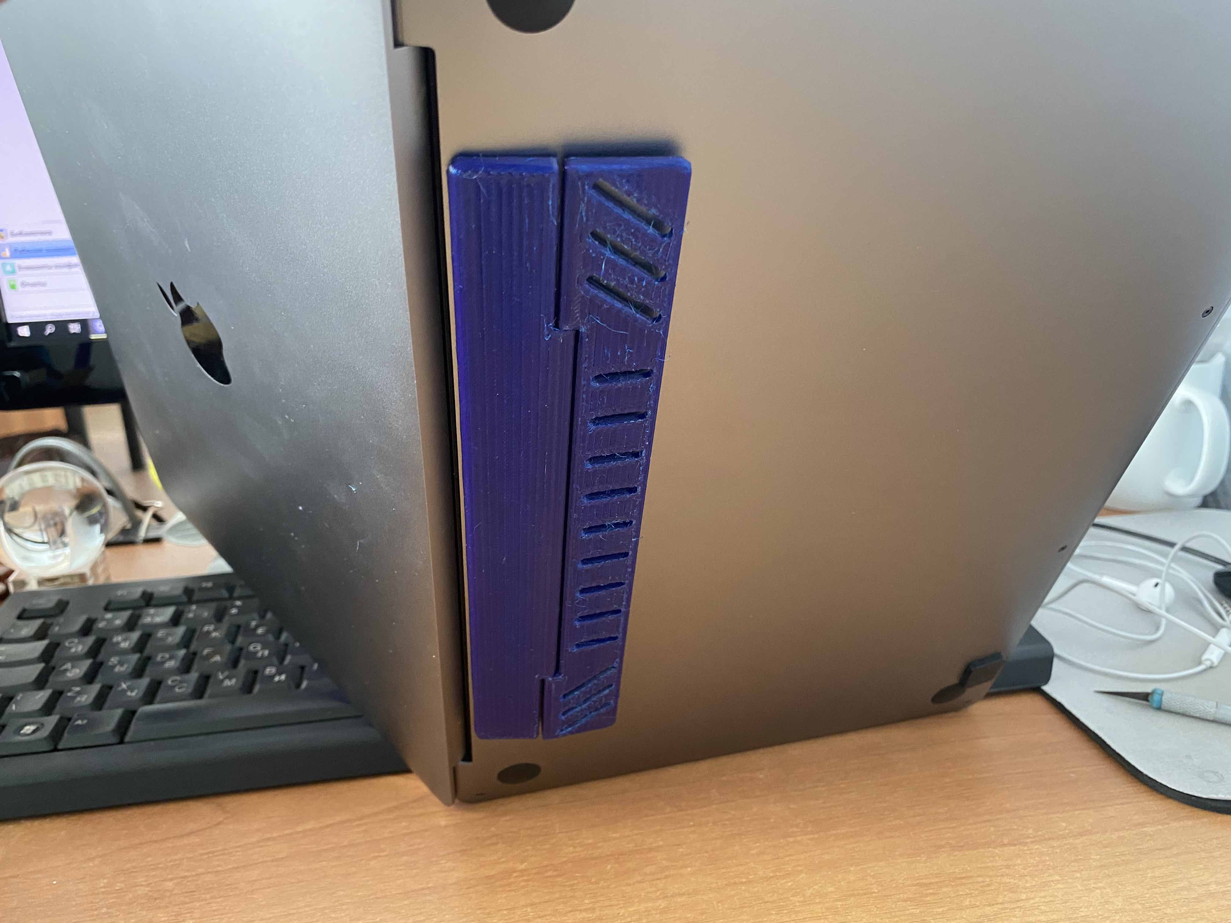 STL file Folding stand for MacBook Pro・3D printing model to download・Cults