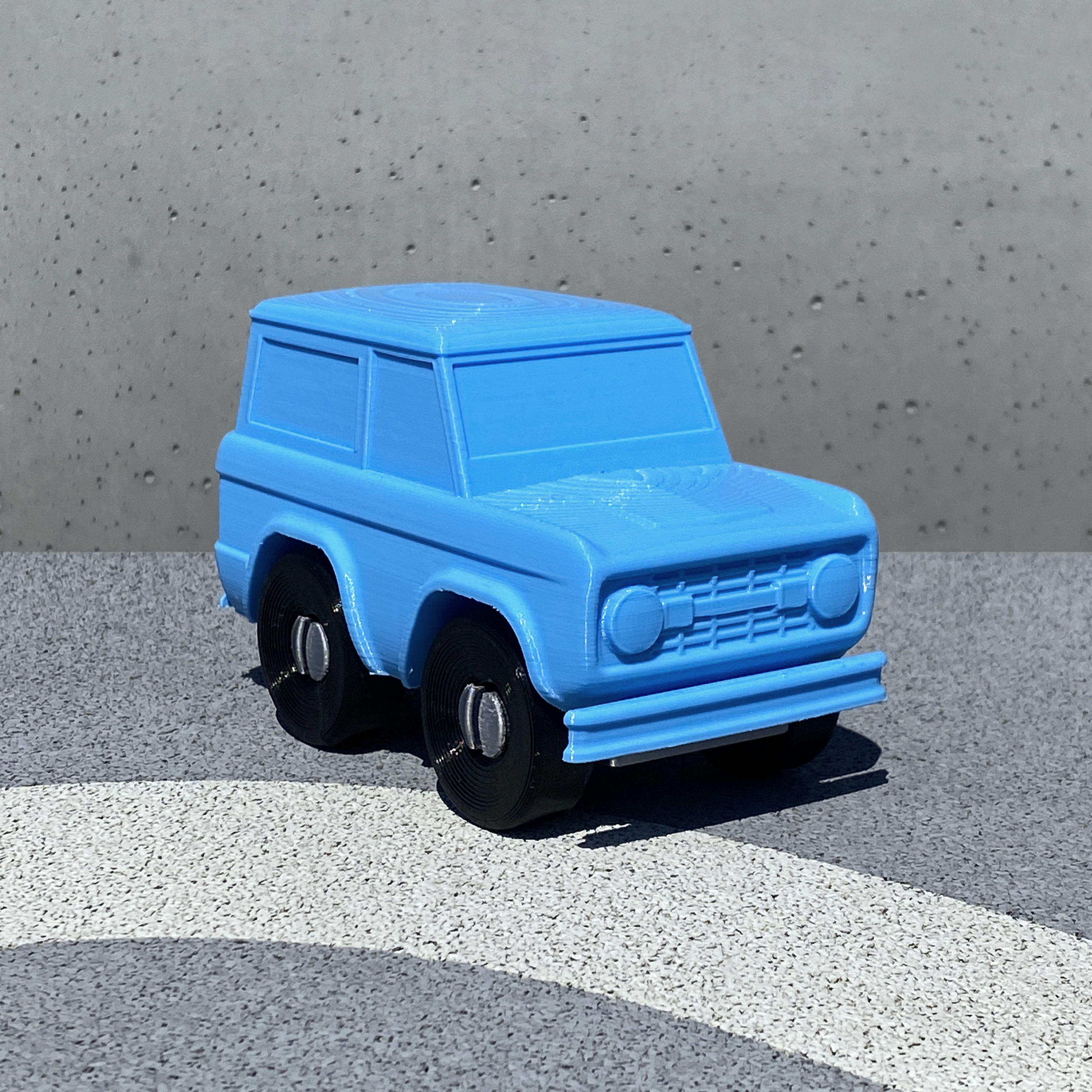 STL file Small Adventures - BRONCO 🤏・3D printable model to download・Cults