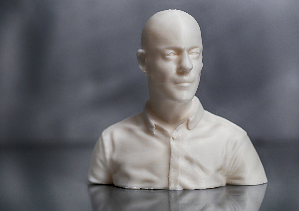 OBJ file Human Bust with sleeves 👤・3D printing design to download・Cults