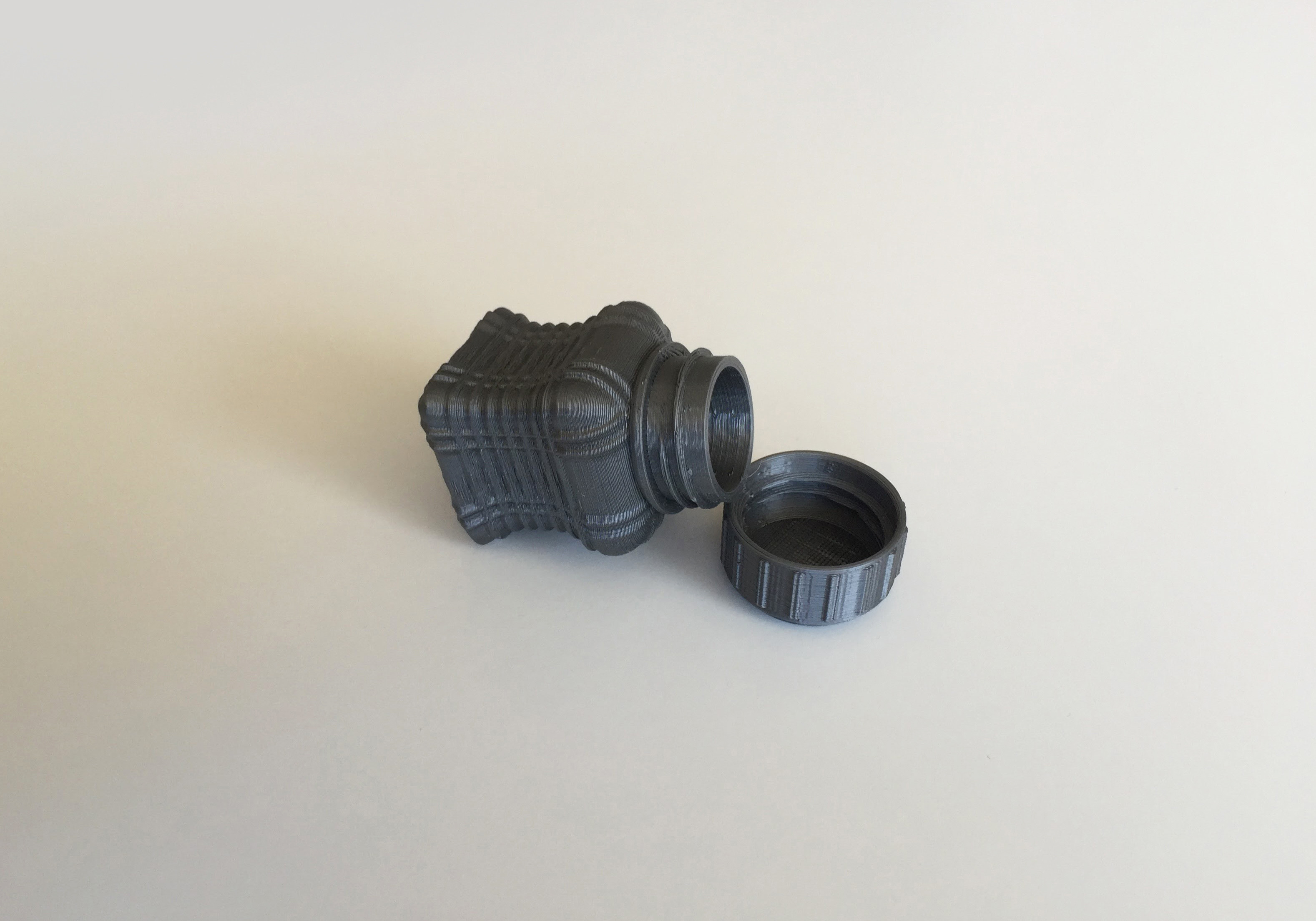 STL file Bottle and Screw Cap 43・3D printer design to download・Cults