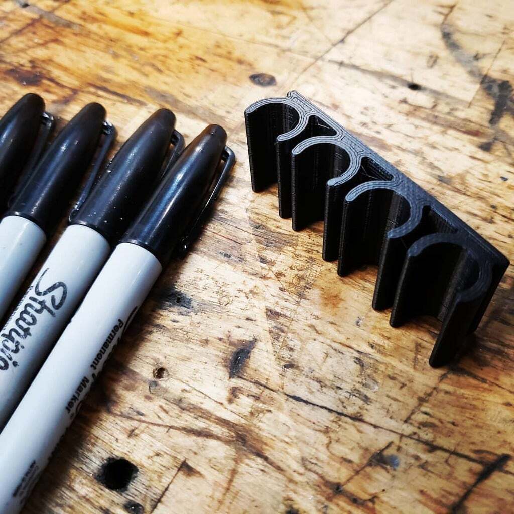 Archivo STL gratuito Soporte para Sharpie・Design para impresora 3D para ...