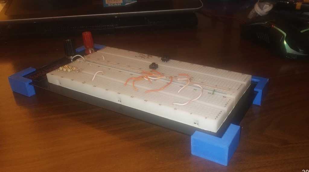 Free 3D file Soporte Protoboard・Object to download and to 3D print・Cults