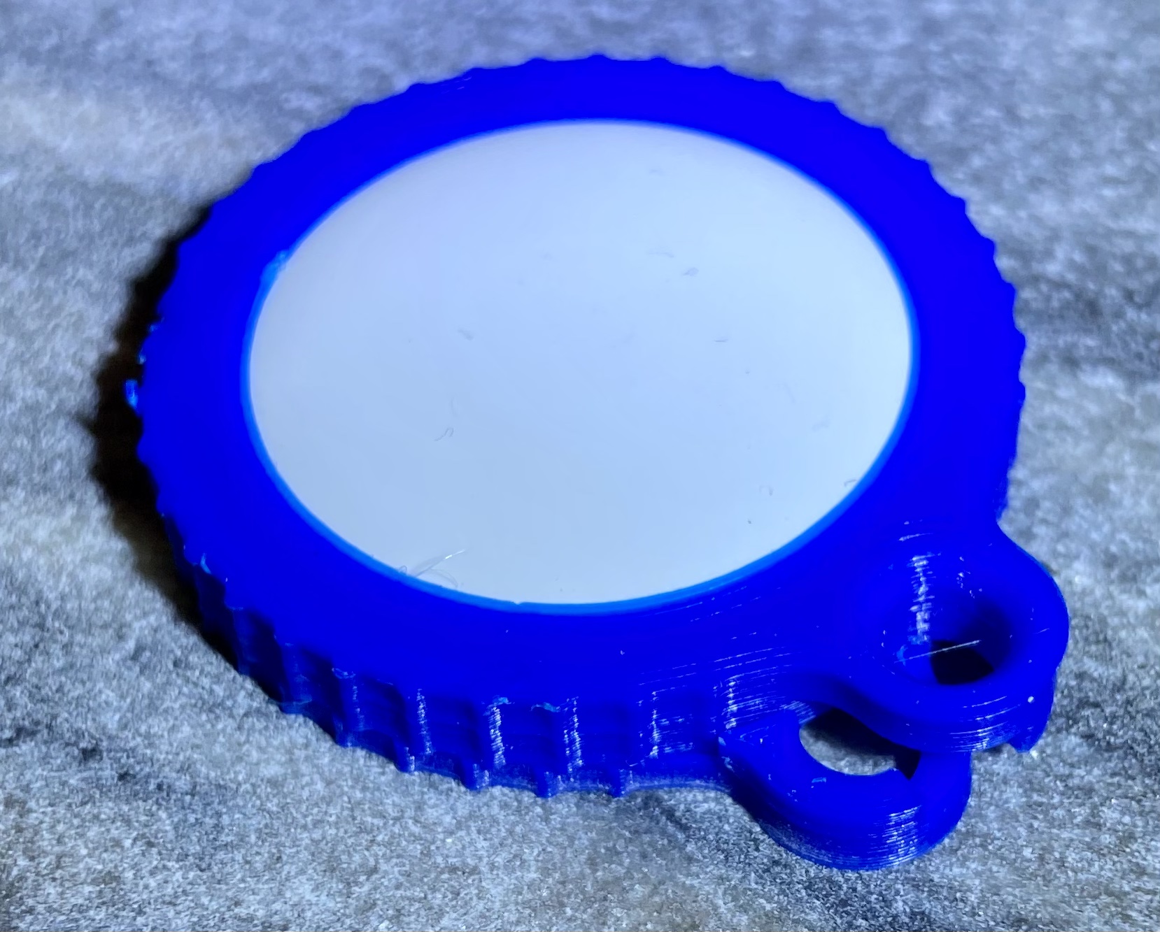 STL file Apple AirTag Screw-top case with attachment hole - Open ...