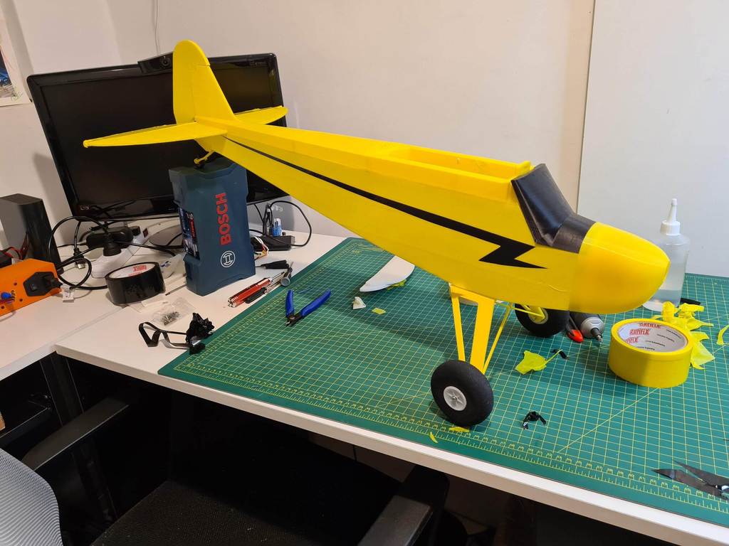 Free 3D file Piper Cub 3d + foamboard・Model to download and 3D print・Cults