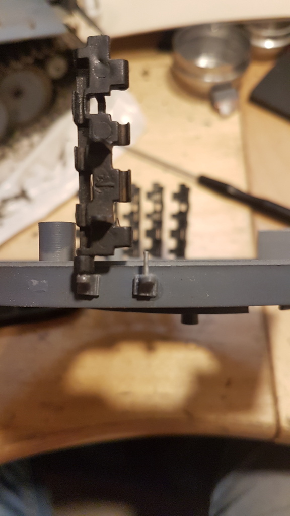 Free 3D file Tiger 1/16 turret spare track link holders・3D printer ...