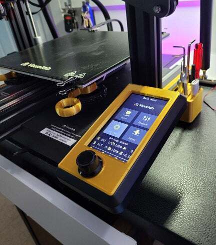 Free STL file Voxelab Aquila adjustable angle vertical screen mount・3D ...