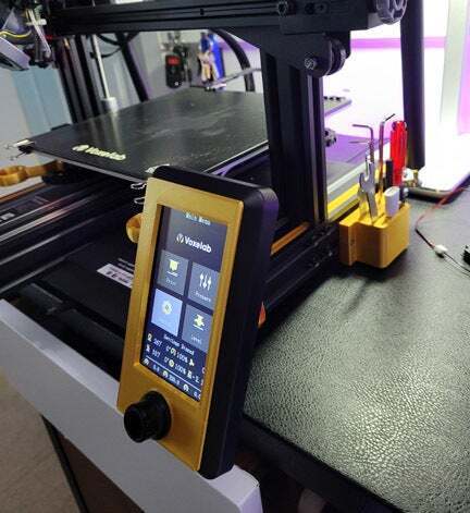 Free STL file Voxelab Aquila adjustable angle vertical screen mount・3D ...
