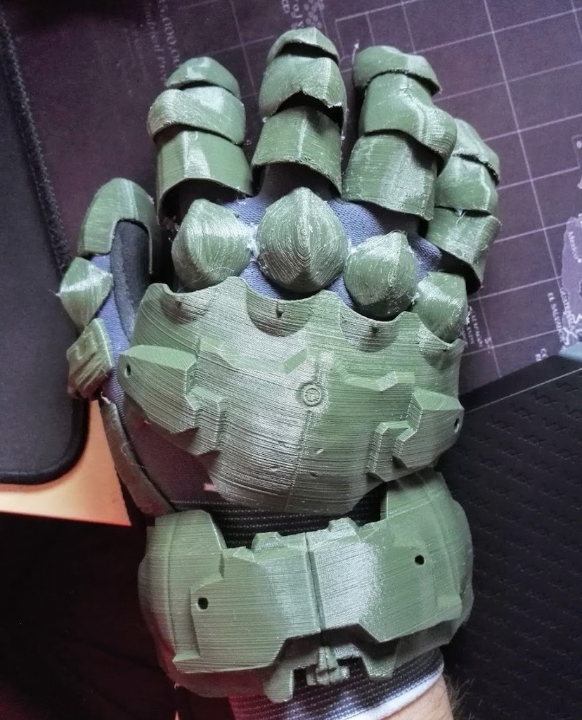 Free STL file DOOM Slayer Glove improved and scaled for Cosplay 🧤・Model ...
