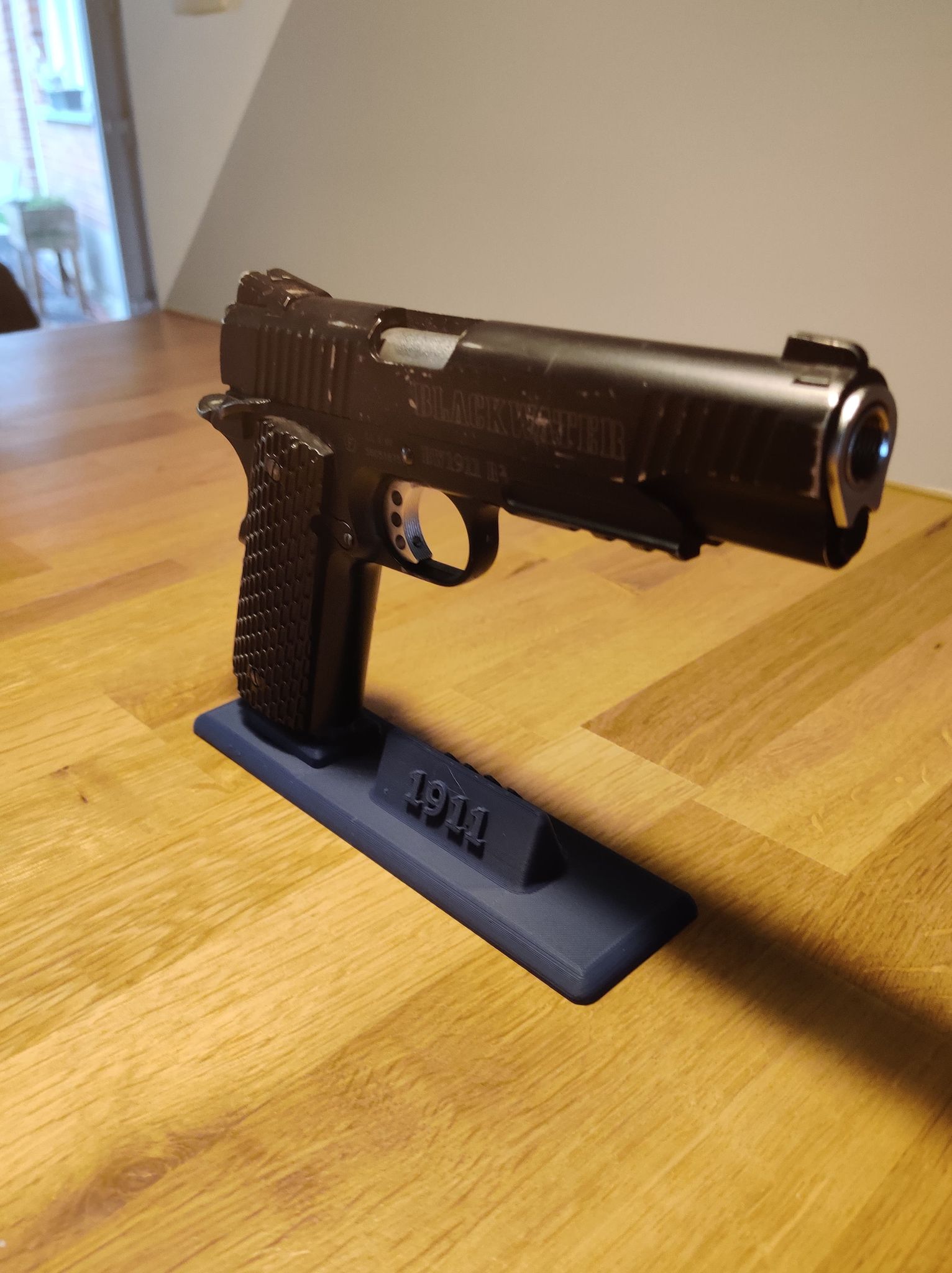 STL file Stand for Colt 1911 with CO2・3D printable design to download・Cults