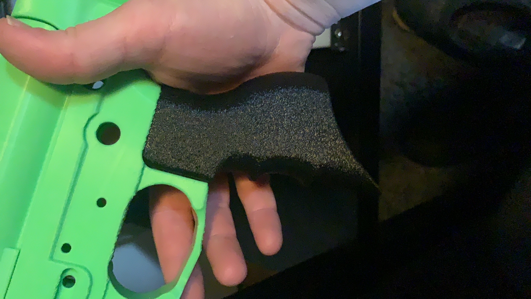 Fichier STL gratuit Poignée AR-15 débarquée AWCY 🔧・Modèle pour ...