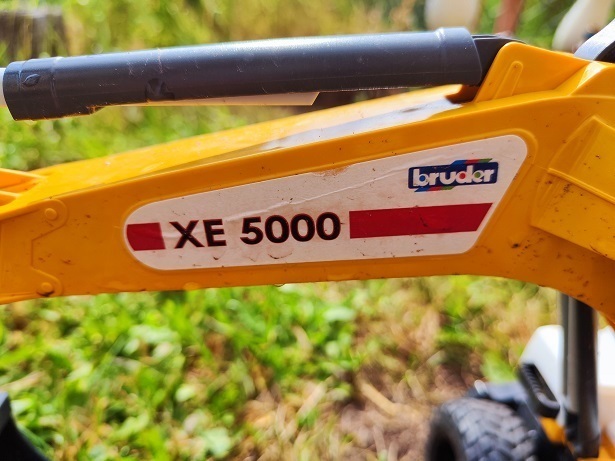 Free 3D file Bruder Digger tools for XE5000 🏗・3D print design to ...