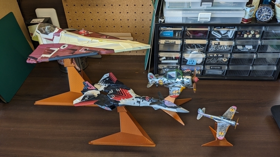 Free 3D file Triangular Pyramid Model Aircraft Stand ️・3D printing ...