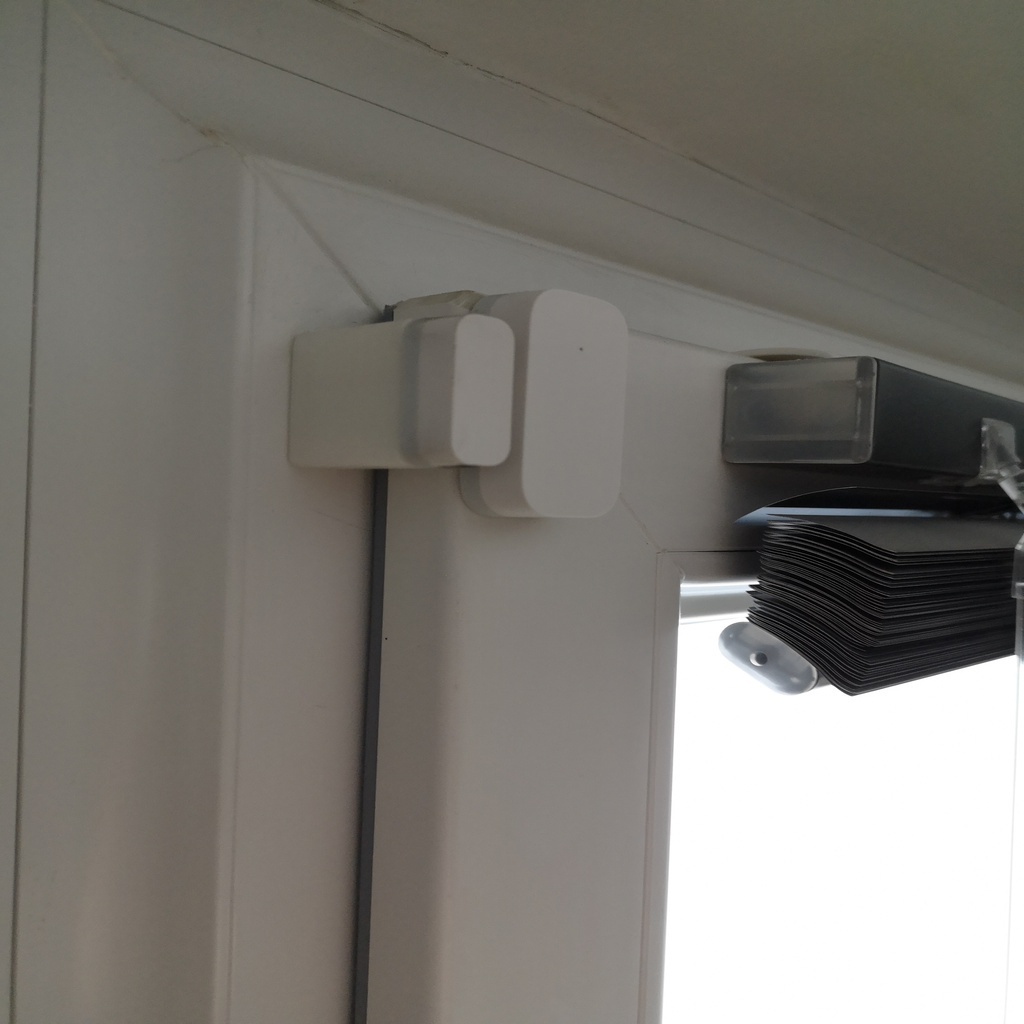 Free STL file Basic Riser for Xiaomi Smart Door And Window Sensor ...