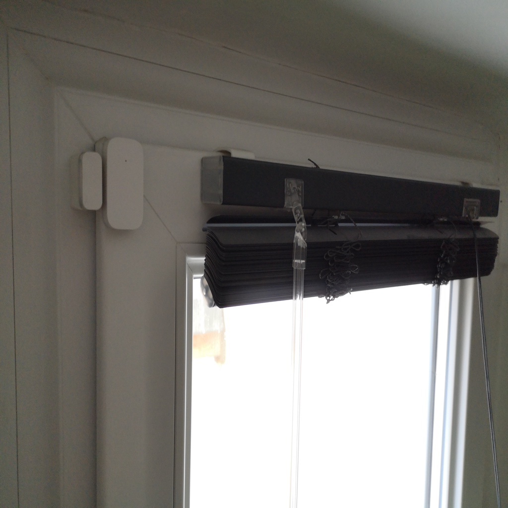 Free STL file Basic Riser for Xiaomi Smart Door And Window Sensor ...