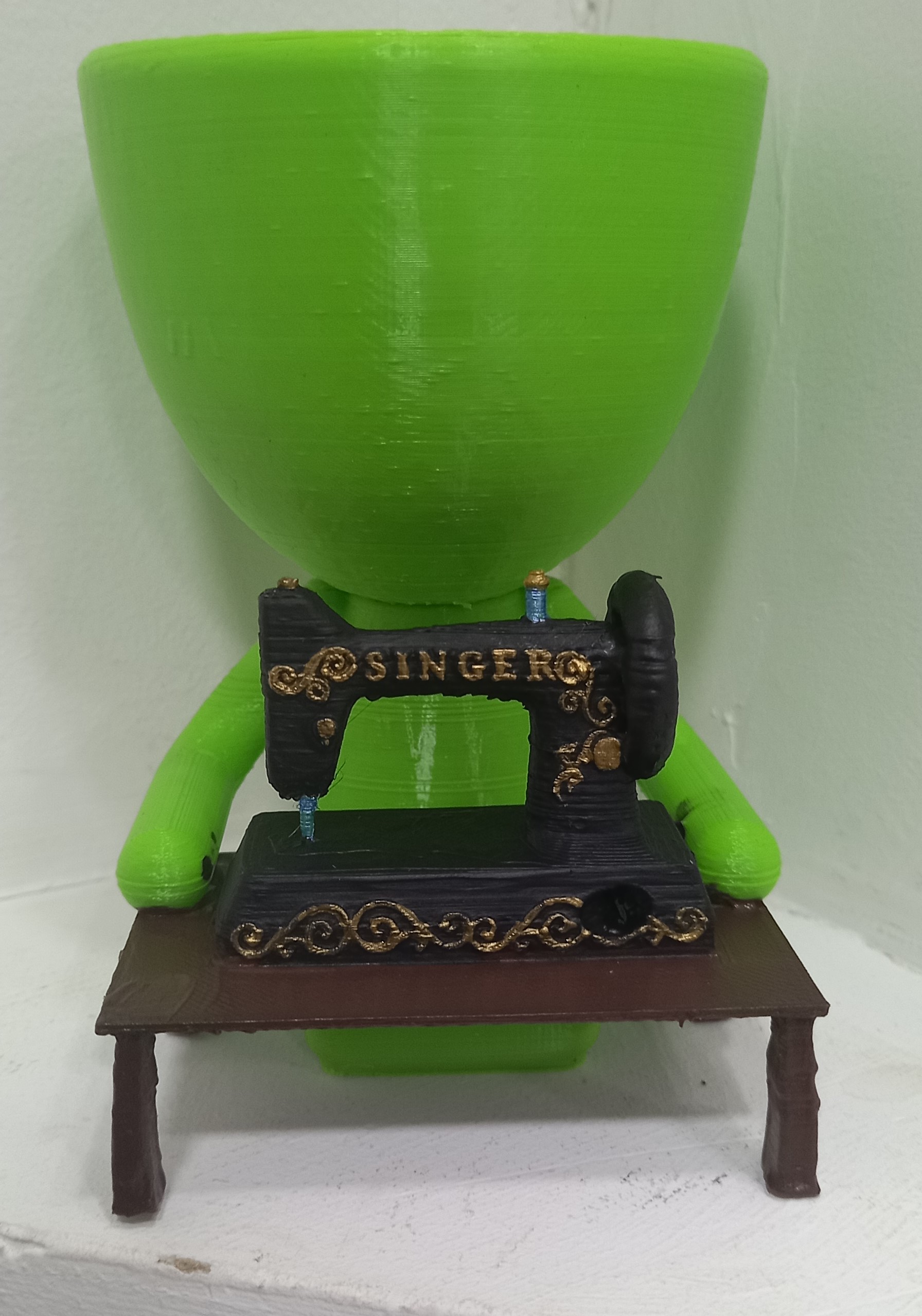 STL file Robert Modista / Robert sewing machine・3D printable model to ...