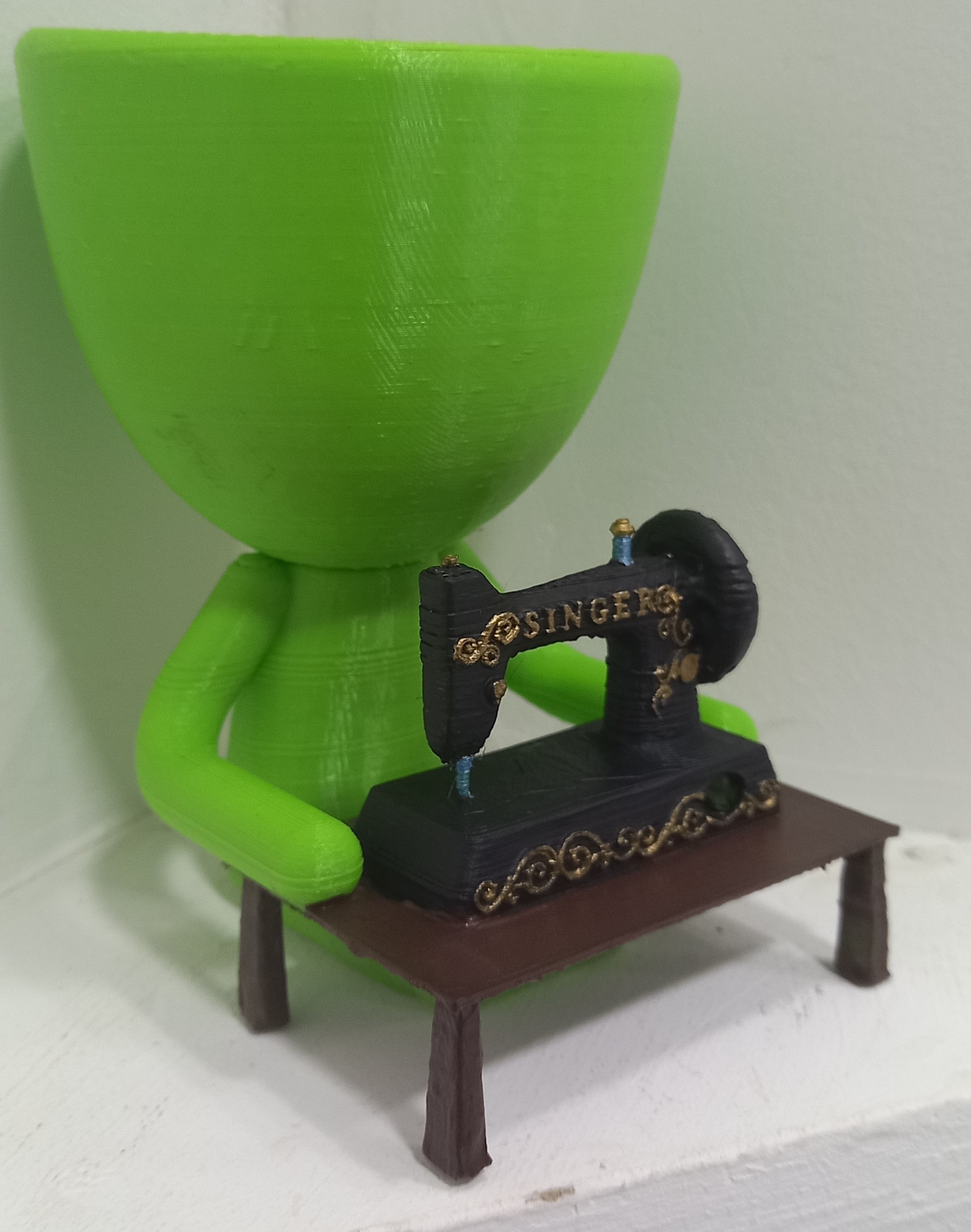 STL file Robert Modista / Robert sewing machine・3D printable model to ...