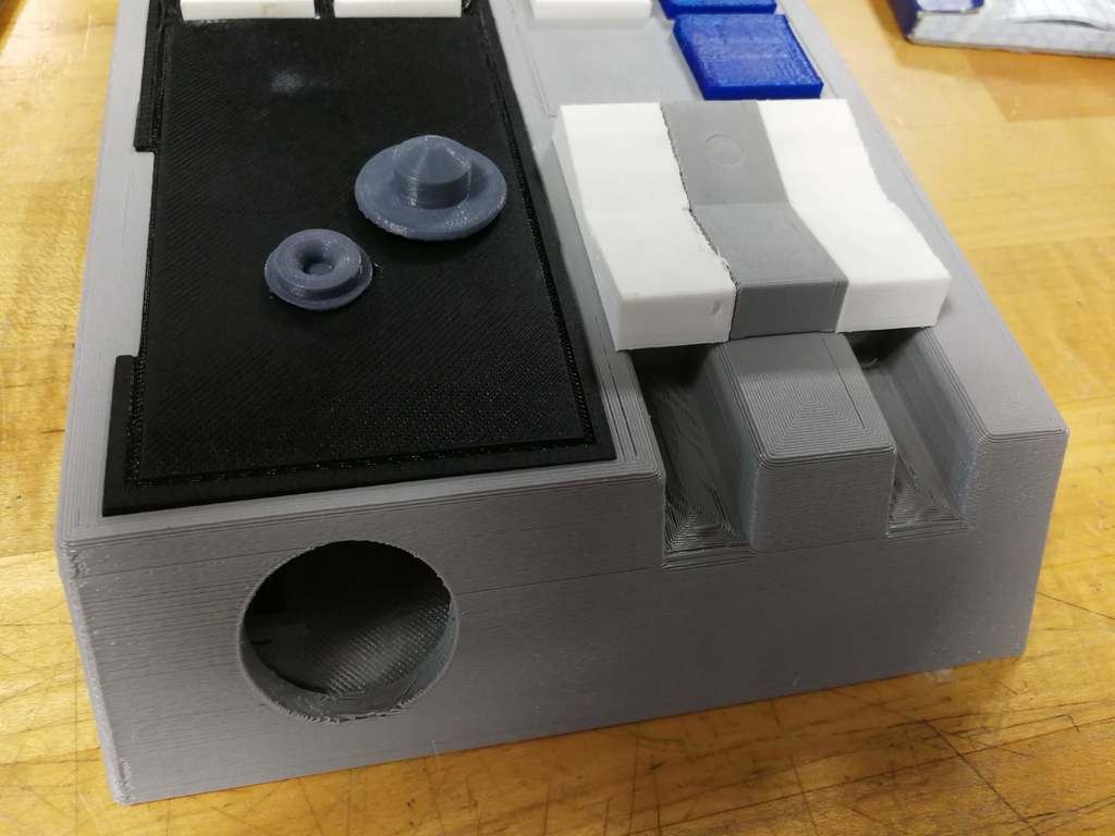 Free STL file X-Wing Pilot Chest Box - Snap-Together 🚀・3D printing ...