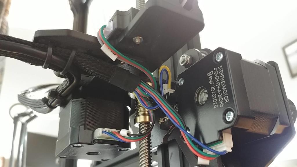 Free STL file Filament Guide + Sensor Bracket - BIQU B1 🪢・3D print ...