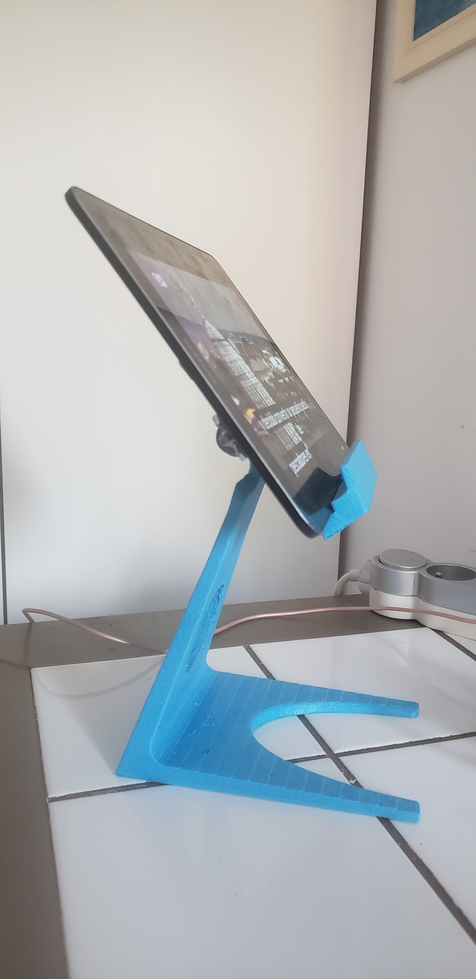 STL file ajutable stand for tablet・3D printer design to download・Cults