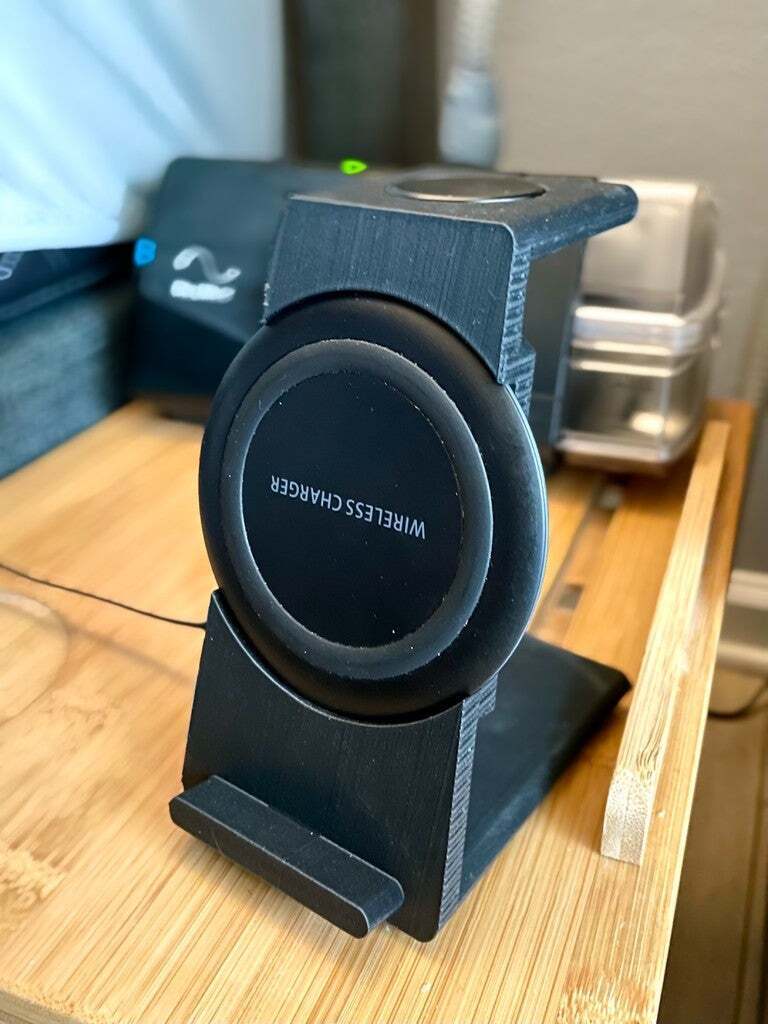Free STL file Dock/Stand for wireless phone charging (optional Galaxy ...