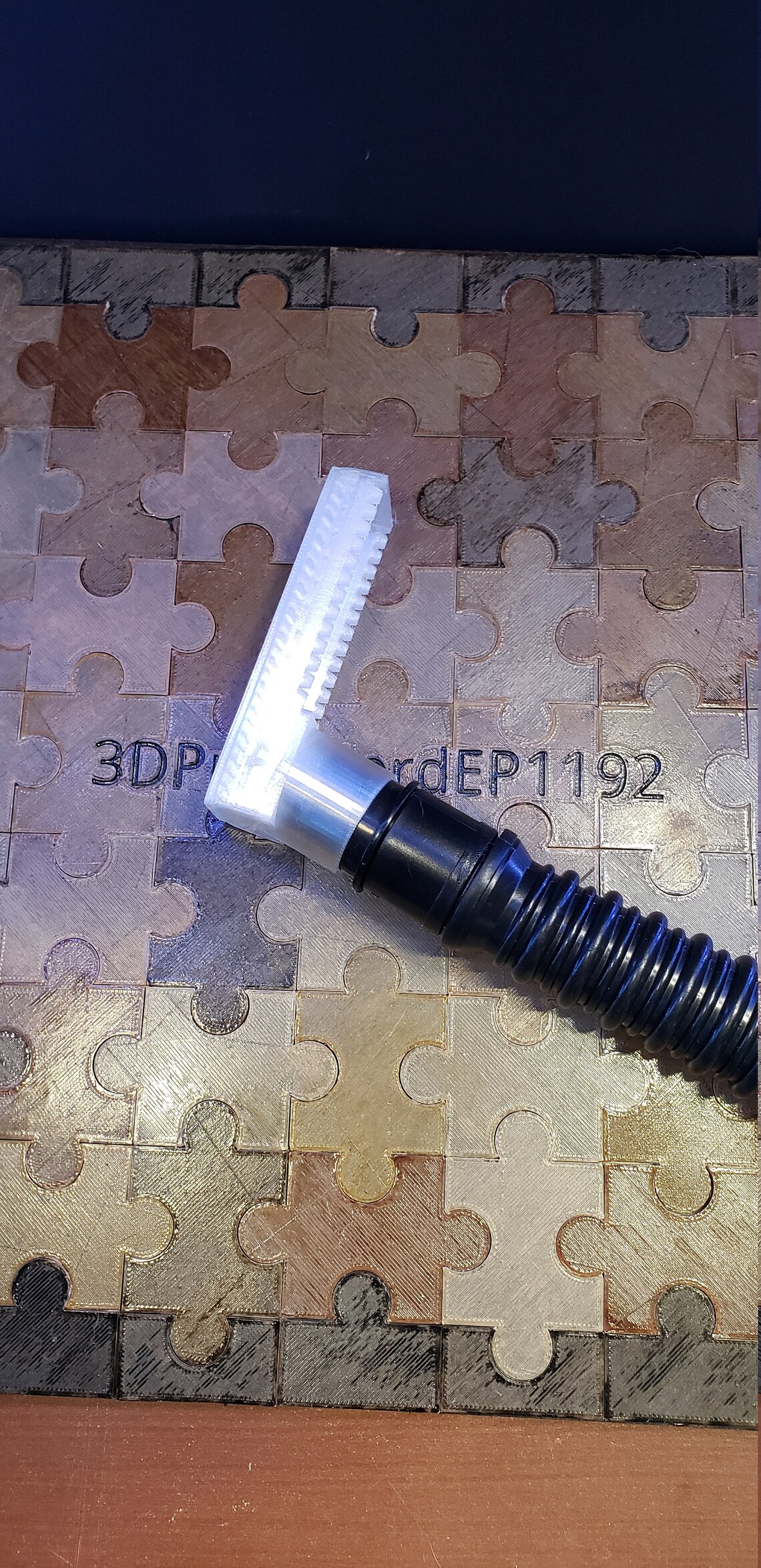 STL file Wyze Handheld Vacuum Ceiling Fan Tool 📱・3D printing design to ...