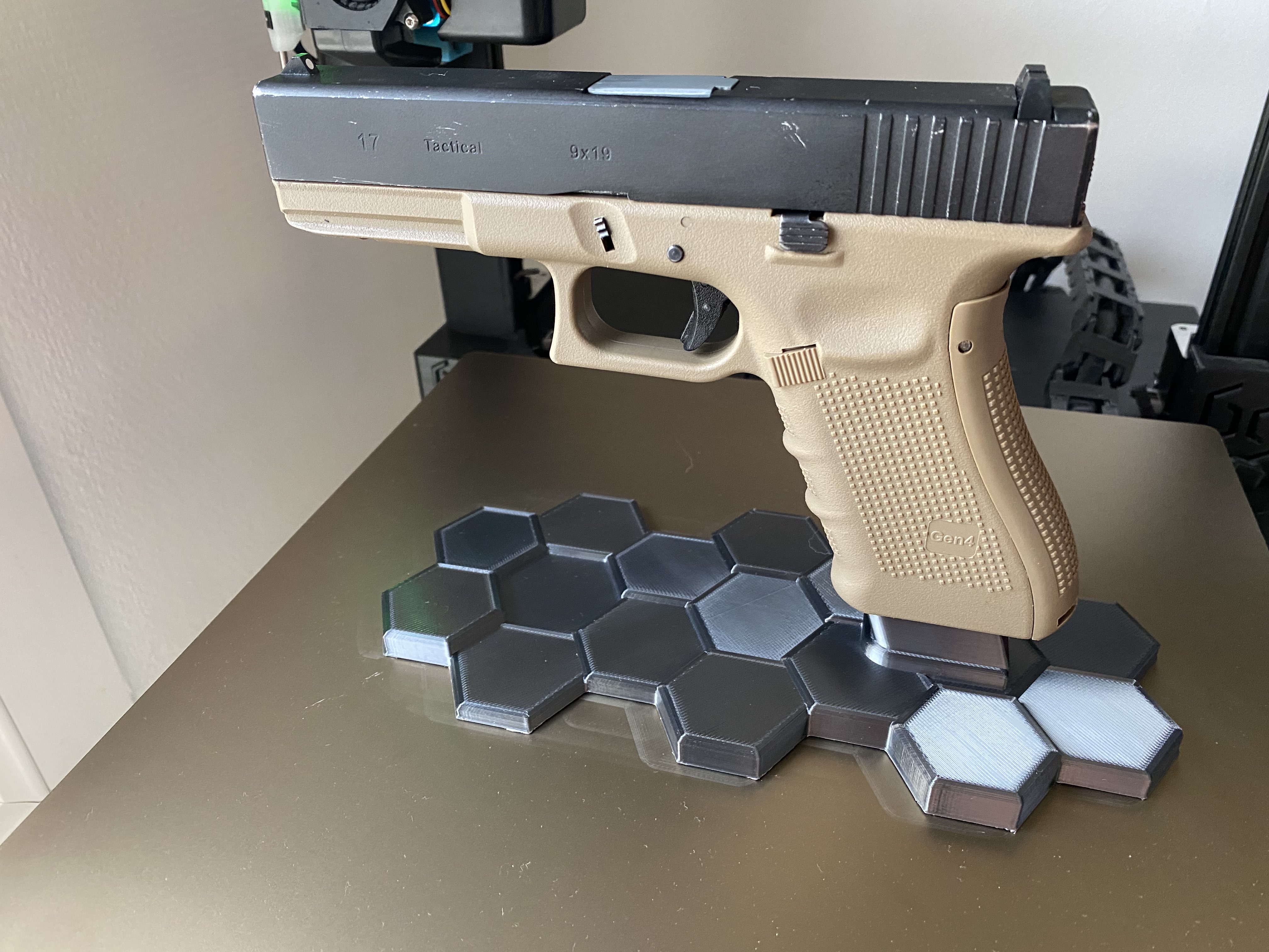 STL file stand glock | support glock 🔫・3D printer model to download・Cults