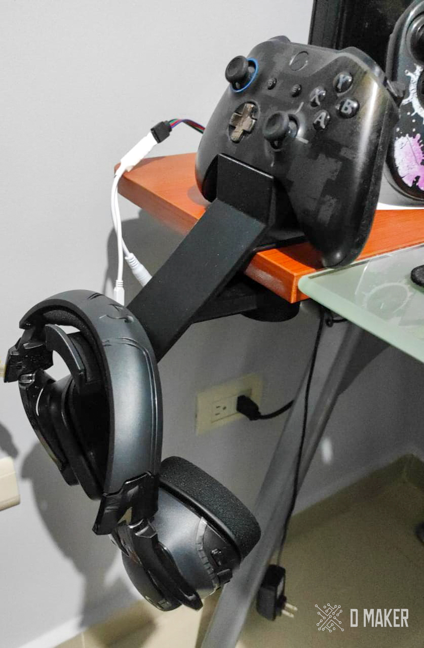STL file Headphones and Xbox controller holder 3D print model・Template ...