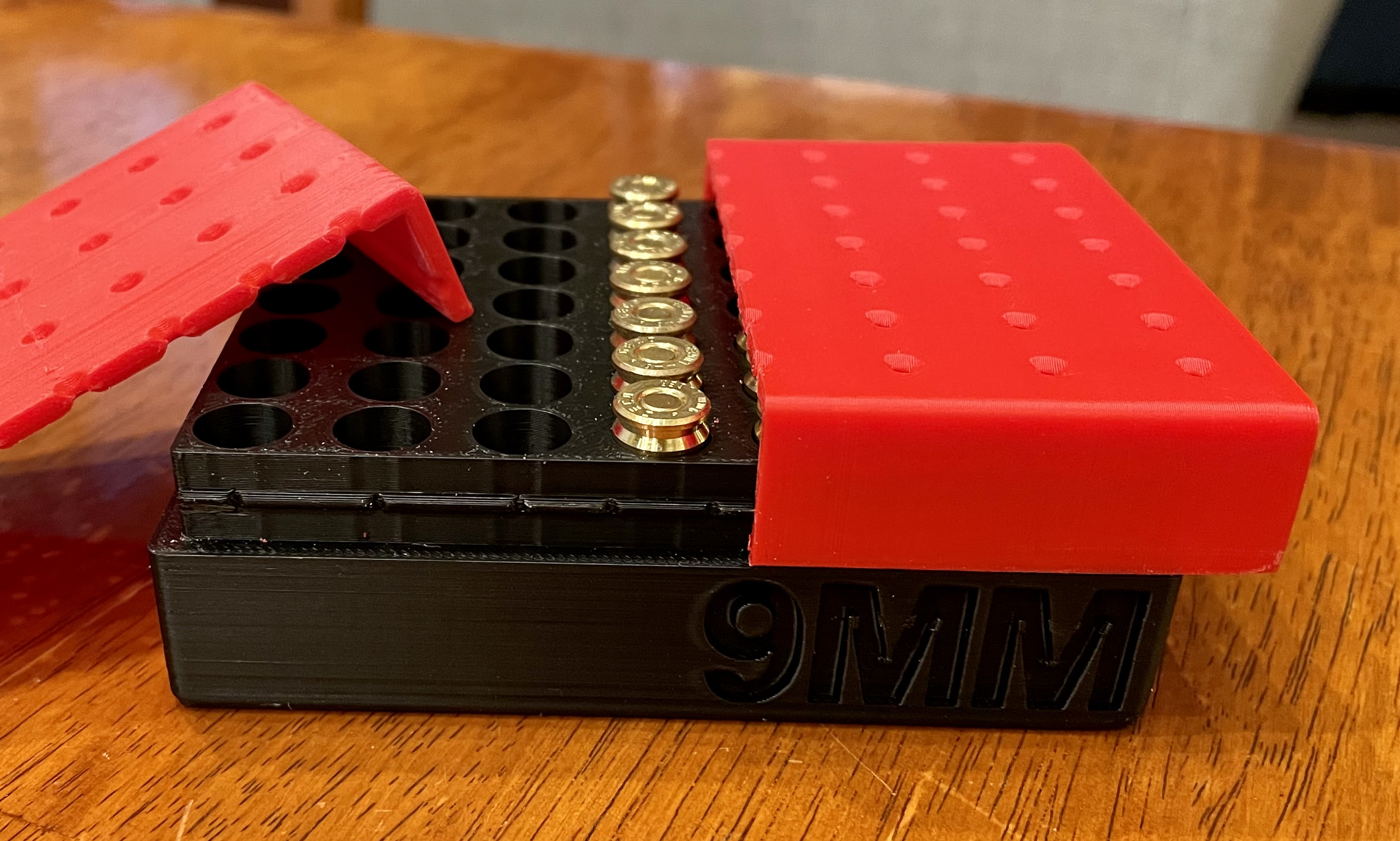 STL file 9MM Case Compatible with Speed Loader 👽・Model to download and ...