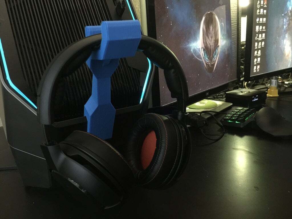 Free STL file Headphone Hook for Alienware Area-51 (Triad Case)・3D ...