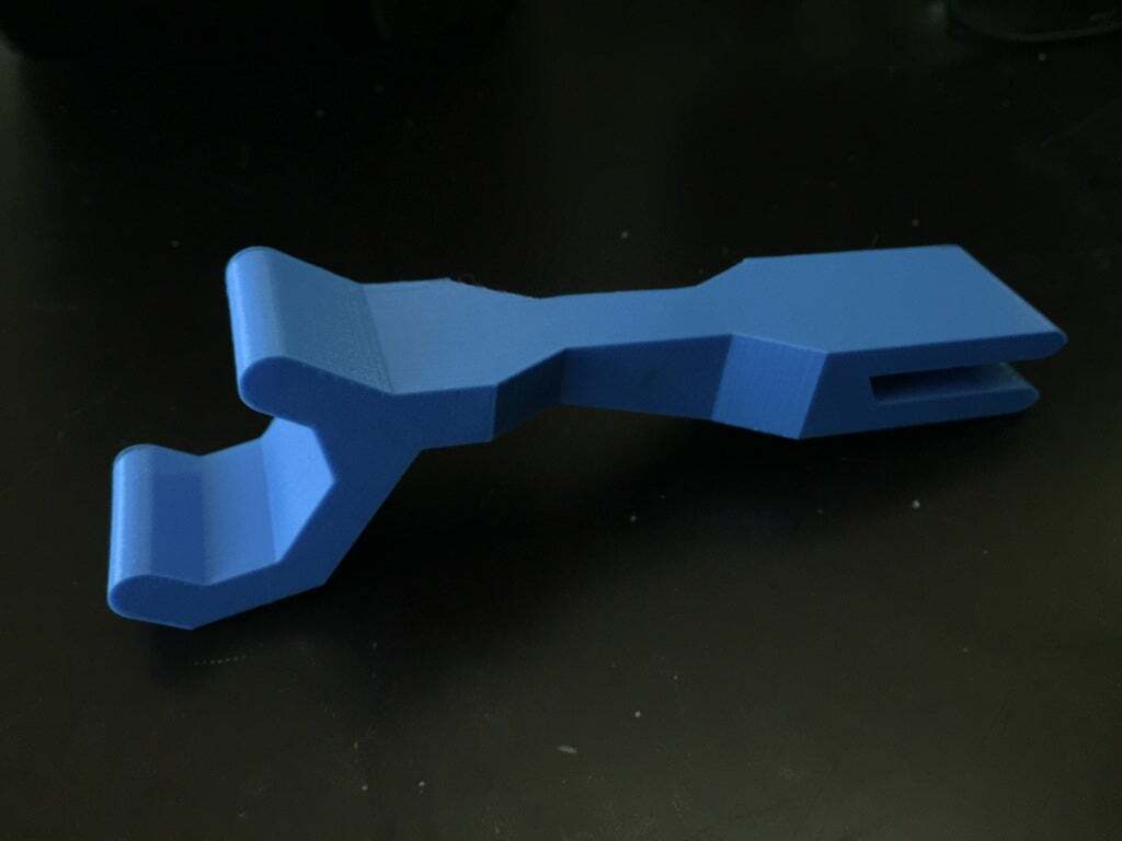 Free STL file Headphone Hook for Alienware Area-51 (Triad Case)・3D ...