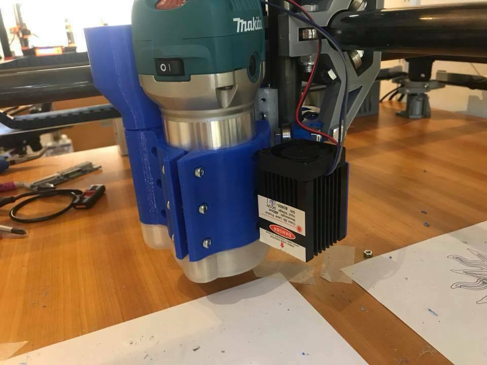 Free 3D file Makita RT0700C MPCNC Mount fits 25mm and 25.4 mm pipes 🧑‍🔧 ...