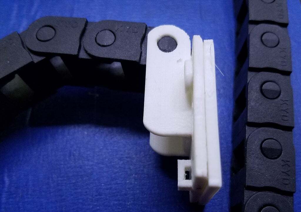 Free STL file Drag Chain Case Mount 🔧・Object to download and to 3D ...