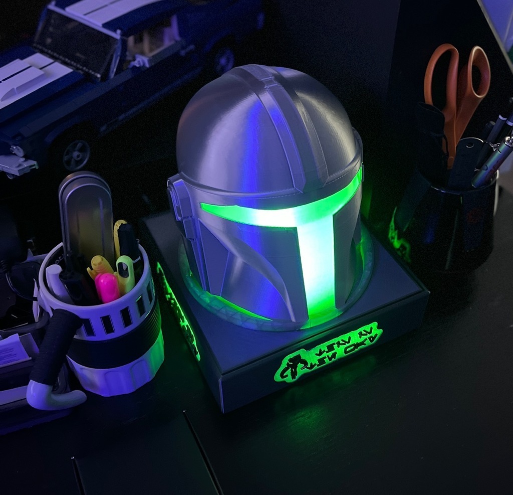 Free 3D file Mandalorian Helmet Display Stand・Design to download and 3D ...