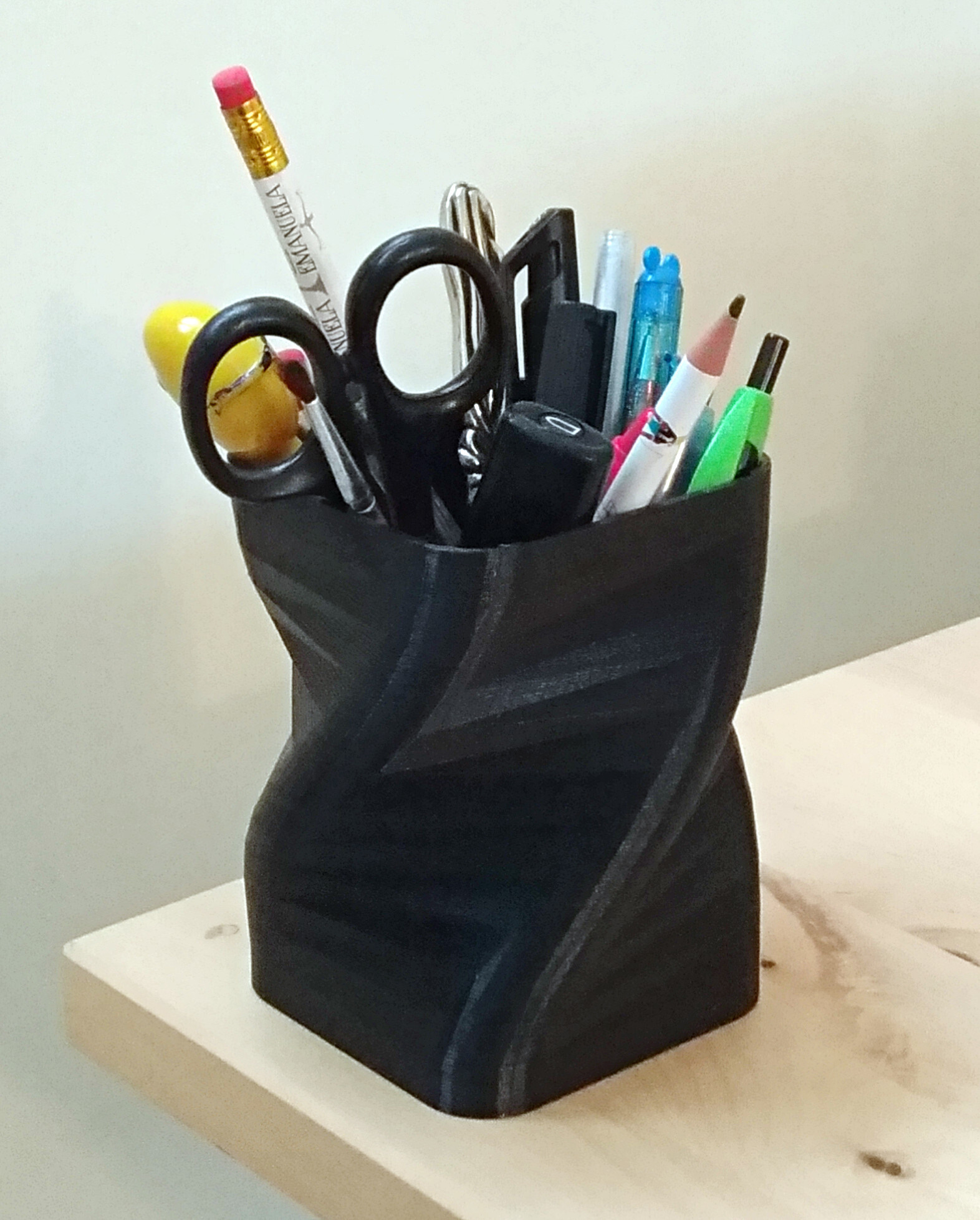 Free STL file Yet Another Pen Holder・3D print model to download・Cults